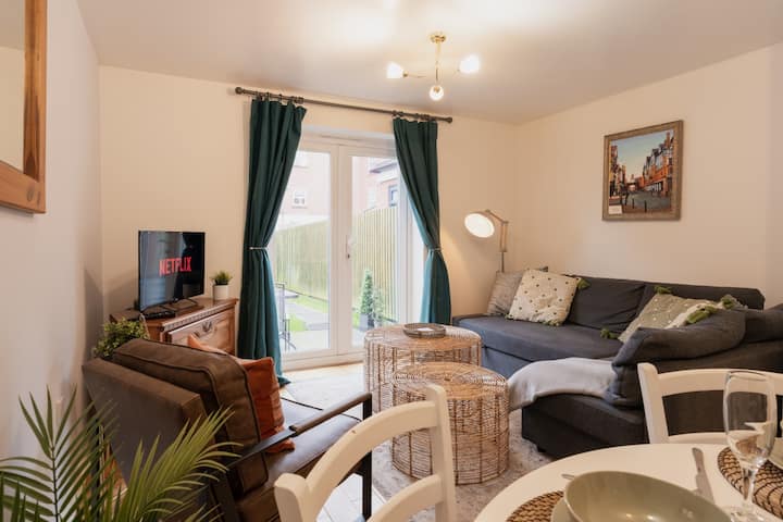 Well Located 2 Bed Chester Home - Sleeps Up To 6 - Chester