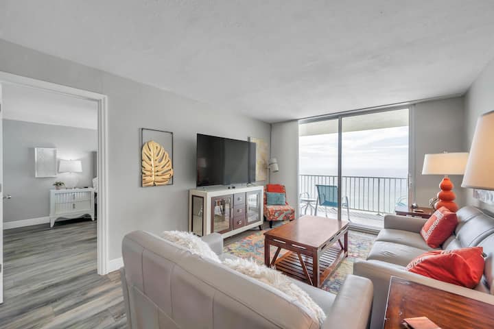 Beachfront Condo With Heated Pool - Redington Beach, FL