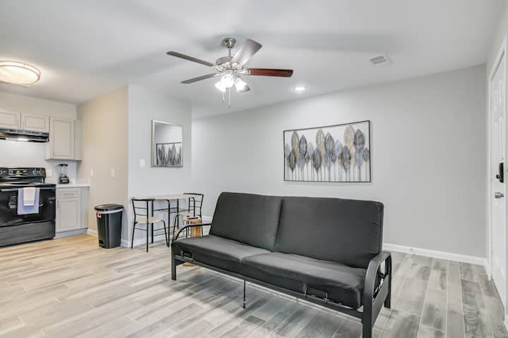 Spacious 1br/1ba Apartment - Port Arthur, TX