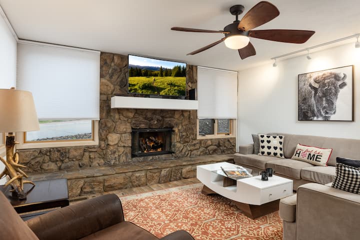 Tamarack / Steps To Slopes / Ase Transportation - Snowmass Village, CO