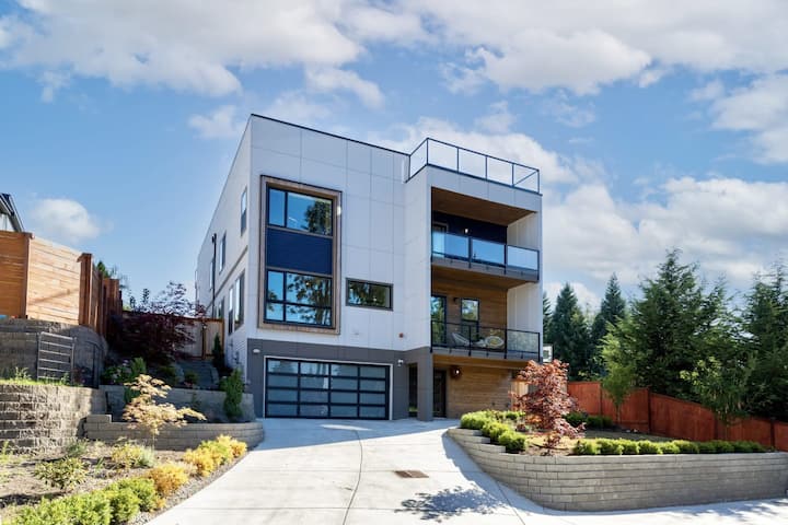Modern Fortress W/4 Decks| Ac In All Rooms |Gym - Bellevue, WA