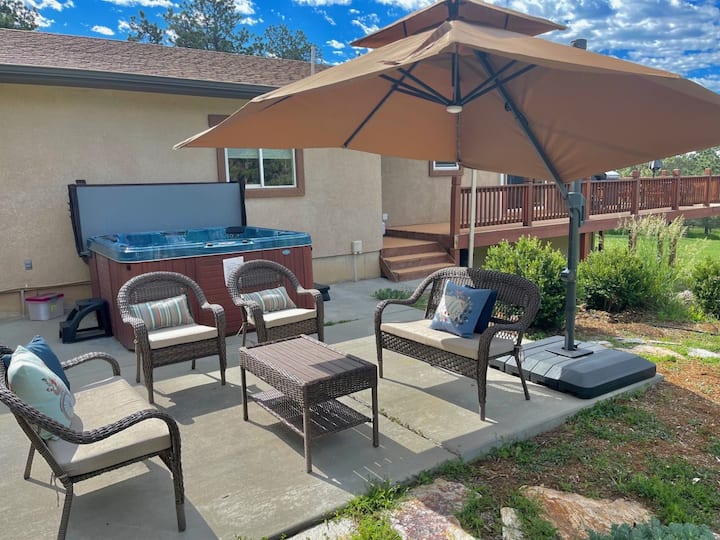Pikes Peak Vistas 5 Bd 4ba, Hot Tub & Acreage - Larkspur, CO