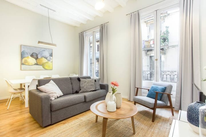 Centric 4bedroom With Terrace In Las Ramblas - Barcelona