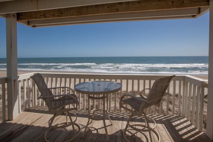 Ocean Dunes 1001: Oceanfront With Community Pool - Kure Beach, NC