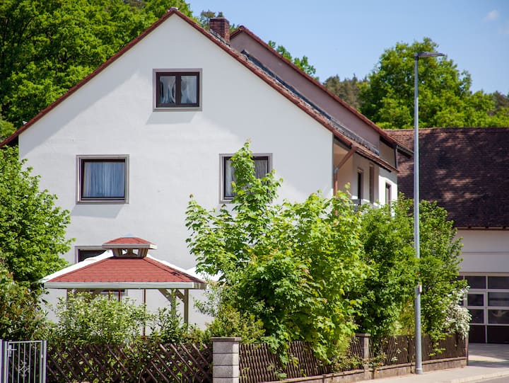 Ferienwohnung Sonnenblick (85qm) Mit Balkon (Zwick Apartments) - Abenberg