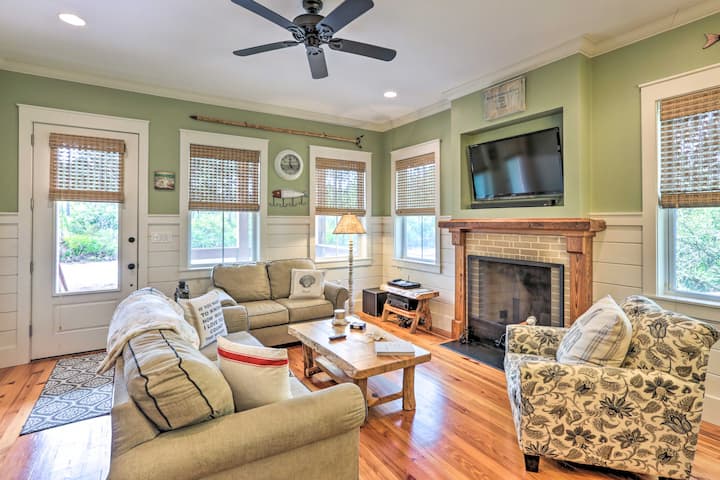 Breezy Home W/ Grills, Pool & Beach Access! - Ochlockonee River State Park, Sopchoppy