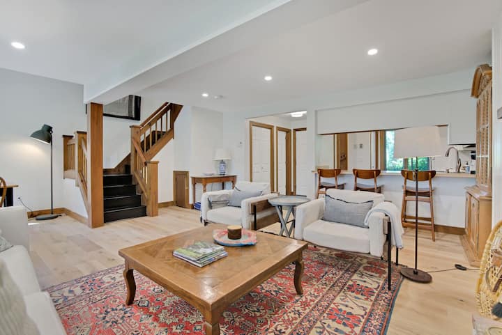 Wood Burning Fireplace, Pet-friendly | Saltbox 11a - Woodstock, VT