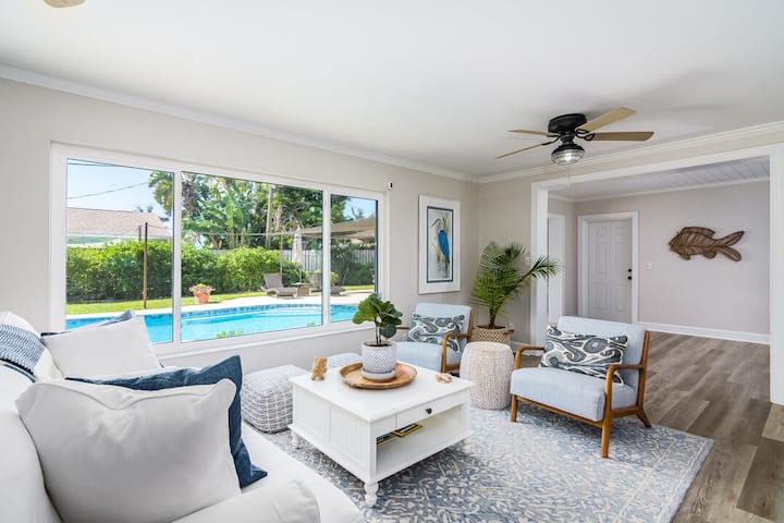 Relax In A Gorgeous Home With Pool In Cocoa Beach - Cocoa Beach, FL
