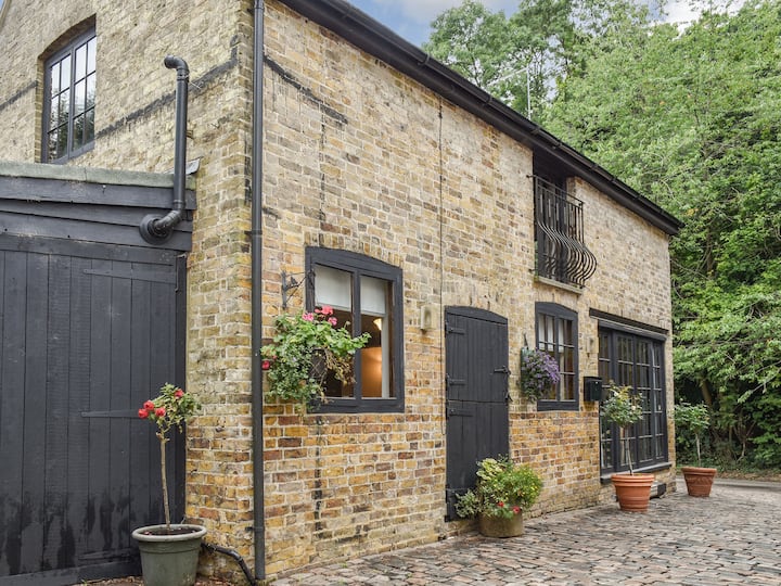 The Barn - Watford