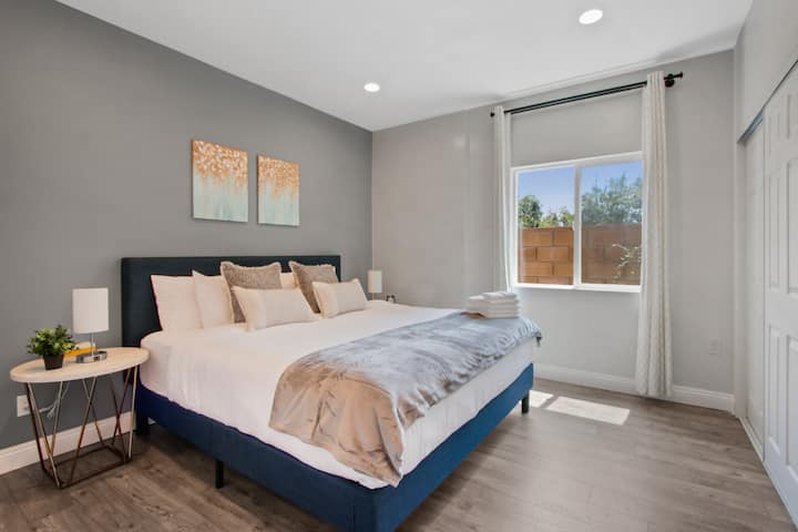 Cozy Urban Retreat - Baldwin Park, CA