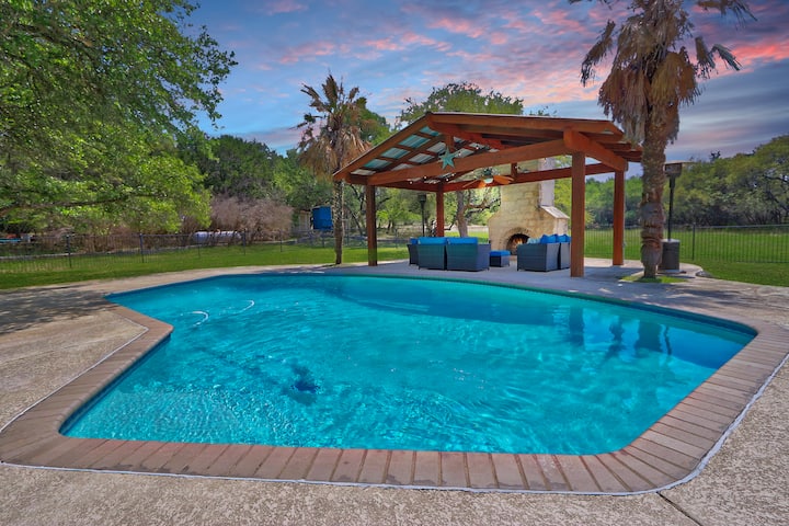 Driftwood Manor | 4br, Swimming Pool - Driftwood, TX