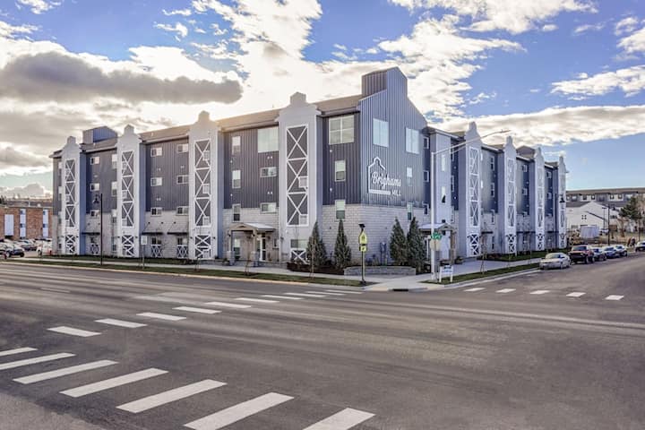 Group Stay Steps To Byu-idaho · Gym + Free Parking - Rexburg, ID