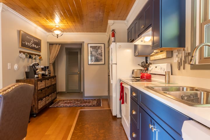 Secluded Cottage On The Creek With Covered Decks! - Gorges State Park, Sapphire