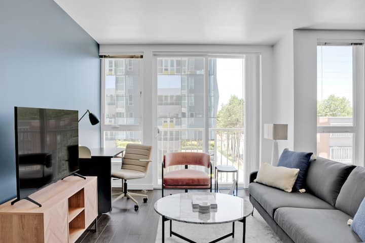 Premium Bellevue 1br W/ Gym & W/d, Near Spring District, By Blueground - Bellevue