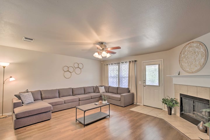 San Antonio Getaway W/ Game Room, Near Seaworld! - San Antonio, TX