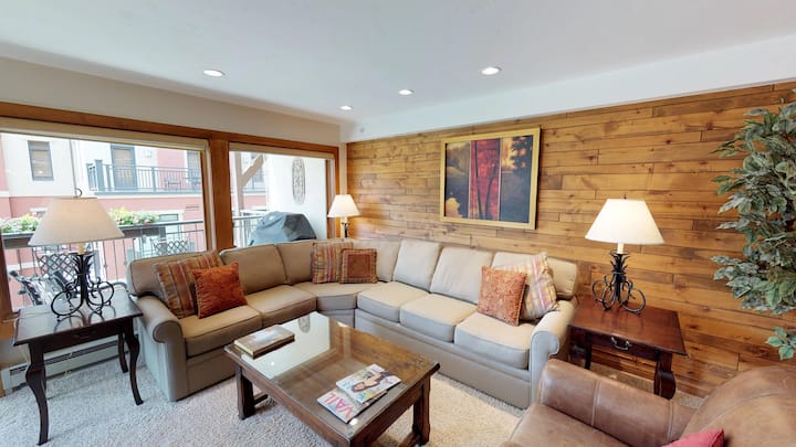 Montaneros | M318 | Lionshead Village - Eagle, CO