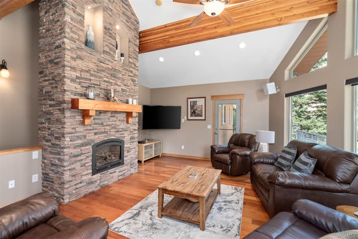 Leavenworth Mtn. Retreat -Home Close To Town - Cashmere, WA