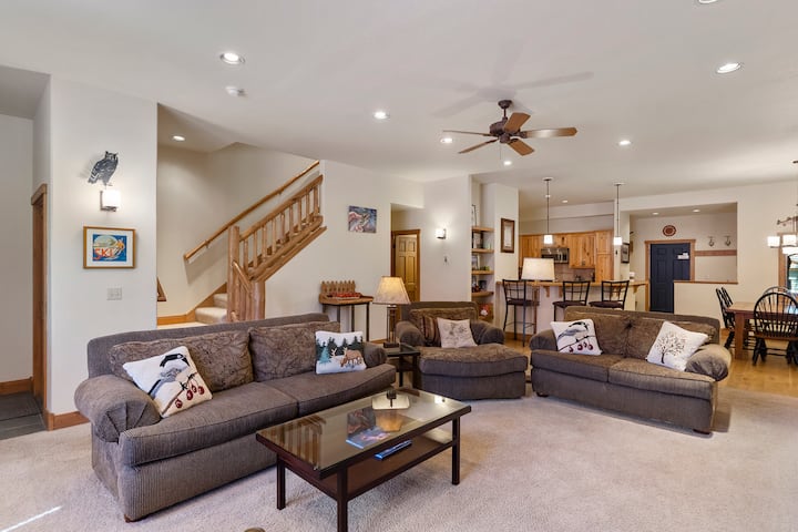 Big Kitchen - On Ski Bus Line - Comm Hot Tub - Steamboat Springs
