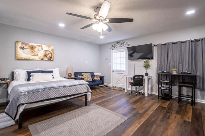 Renovated Studio | Near Chi St. Vincent | W/d - North Little Rock, AR
