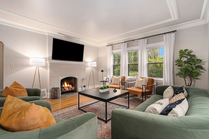 Elegant 3br Oasis In Dundee, Close To Downtown! - Omaha, NE