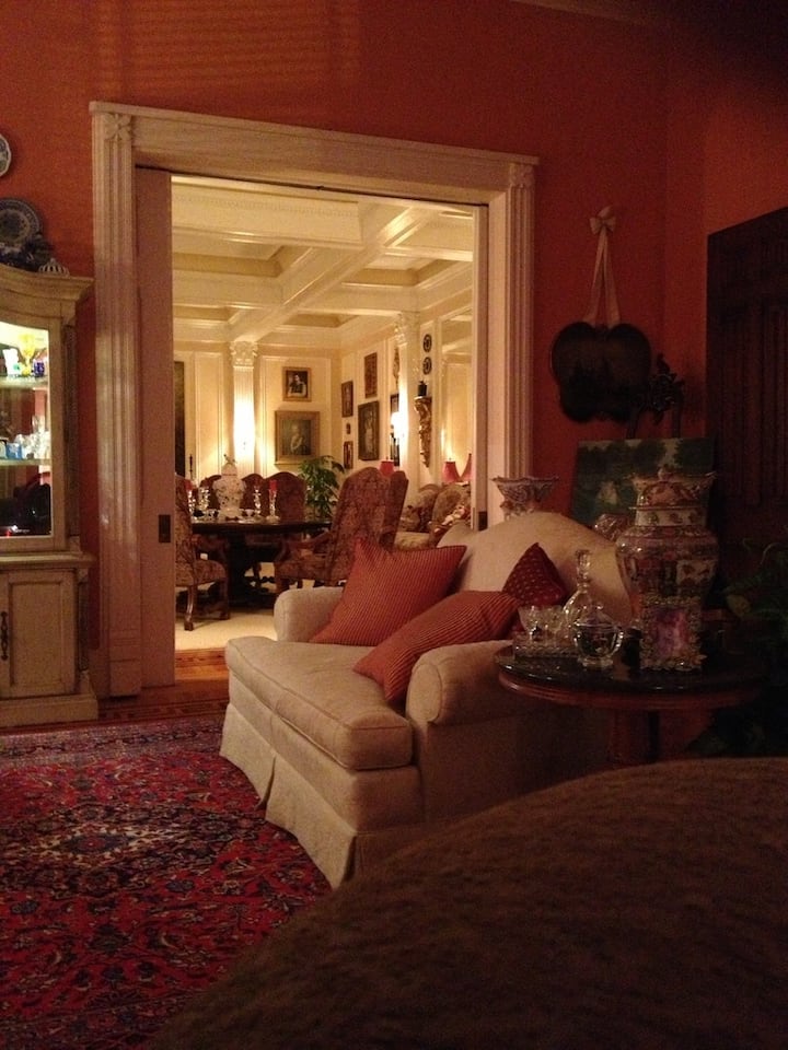 Historic Victorian Mansion: Neel Reid Suite - Macon, GA
