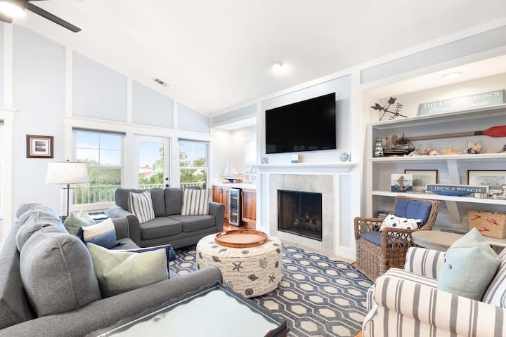 Our Happy Place | Pet-friendly, Pool, Hot Tub - Tybee Island, GA