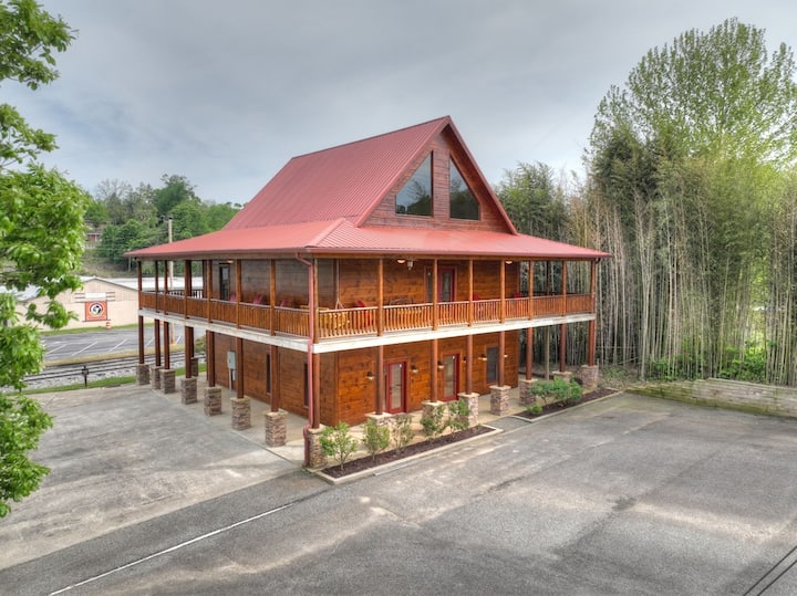 Downtown Lodge Blue Ridge, Sleeps 14,walk To Strip - Blue Ridge, GA