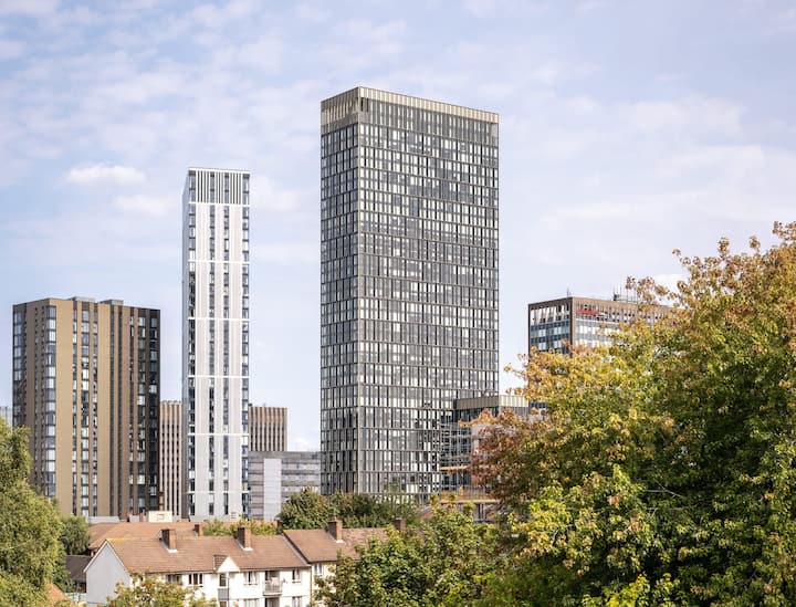 Breathtaking City Skyline Views! | Free Parking - Birmingham