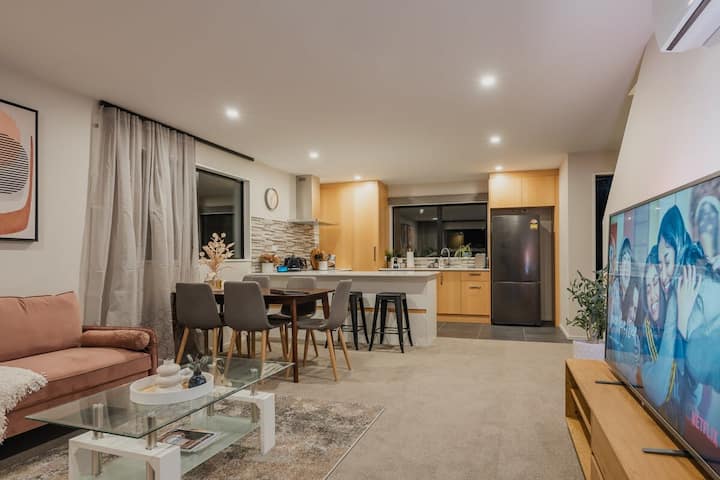 Family-friendly 3br | Games Room & Patio - Prebbleton