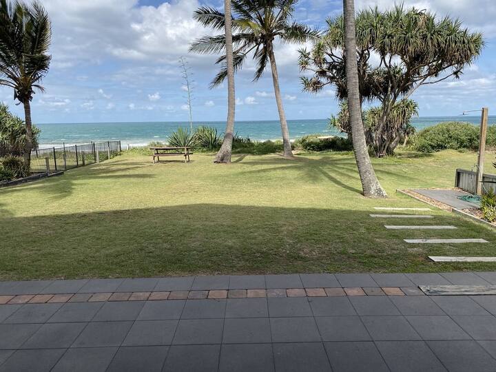 Horizons Unit 2 - Beachfront Unit - Burnett Heads