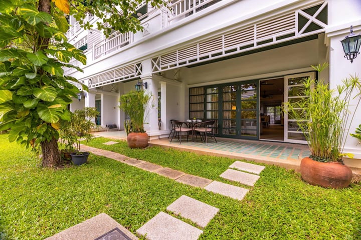 4 Br Townhouse In Great Location! (Bss) - Hua Hin