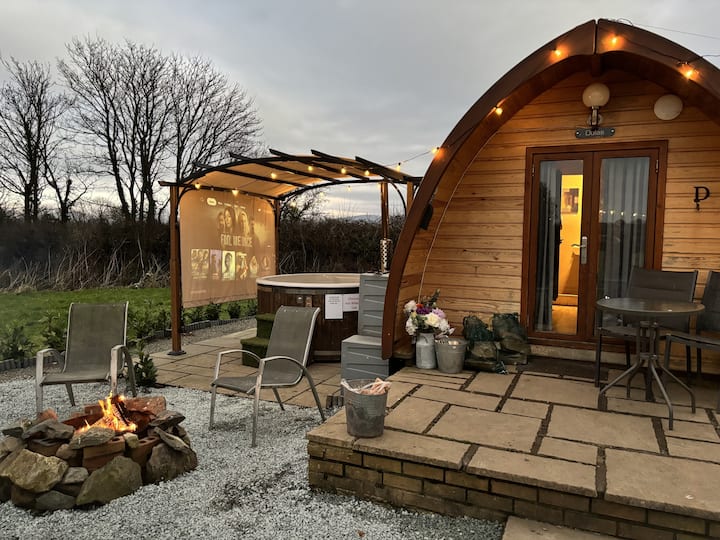 Dog-friendly Spooky Glamping Pod With Hot Tub - Caernarfon