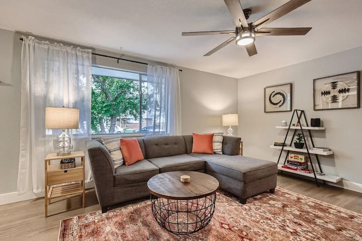 Gorgeous Arvada Home - Pet Friendly-hot Tub - Westminster, CO