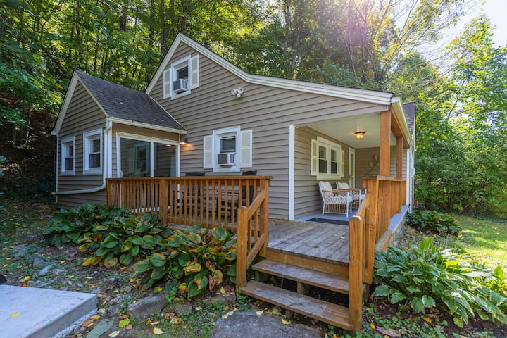 Hot Toddy Cottage - Pet Friendly, Hot Tub - Beech Mountain, NC