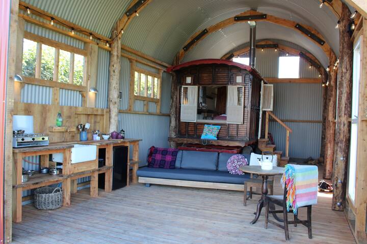 Edwardian Caravan - Aberaeron