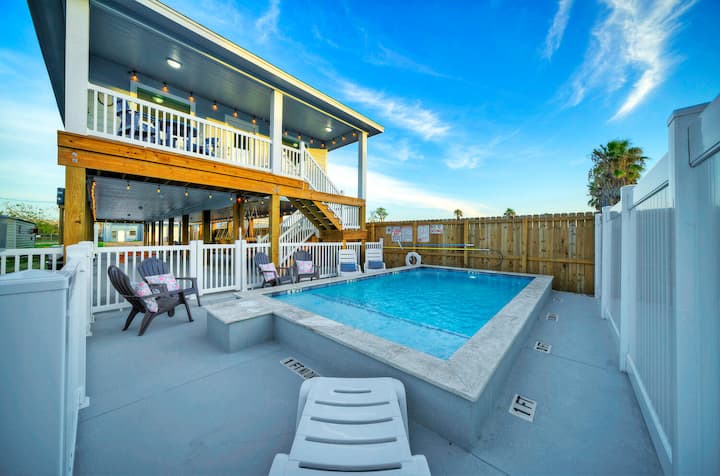 Priv Pool, Swing Bar, Ping-pong, Walk To Nightlife - Port Aransas, TX