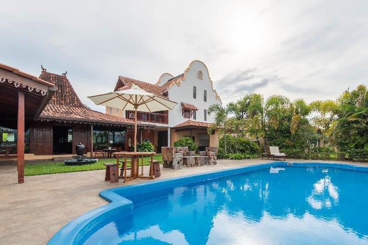 Fully Furnished 3-bedroom Villa With Private Pool - Pantai Cenang