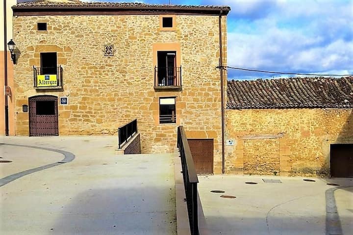 En Tierra Estella, Amplia, Acogedora Y Bonita Casa - Estella