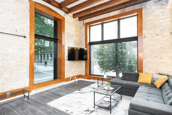 (101)exchange District + 2br 1.5bath+ Parking (165 - Winnipeg