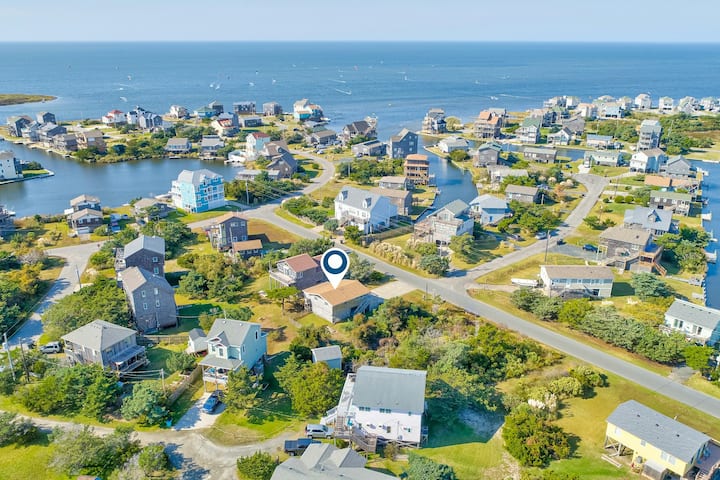 Walk To Beach 3br Soundview | Pool | Deck | W/d - Avon, NC