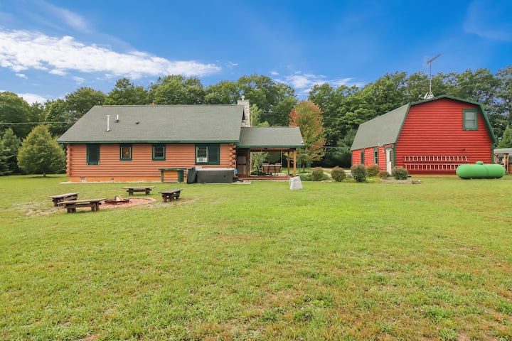 Bison Acres Close To Crystal Mt With Hot Tub - Honor, MI