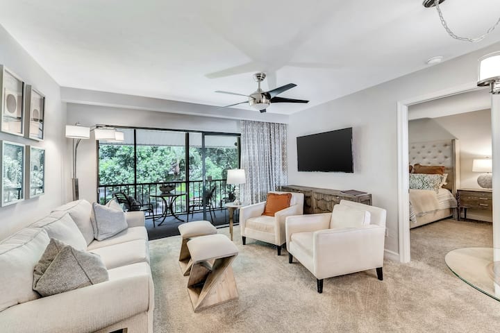 Modern 2br 4th-floor | Balcony | Pool - Naples, FL