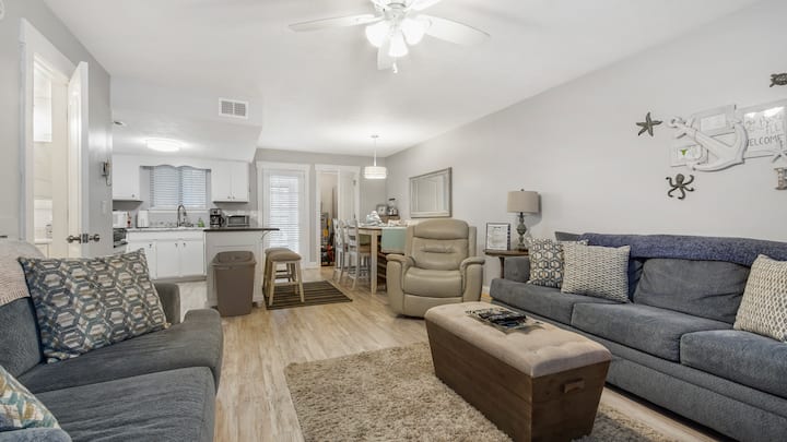 Steps From The Beach, Golf Cart-gulf Highlands 201 - Panama City Beach, FL