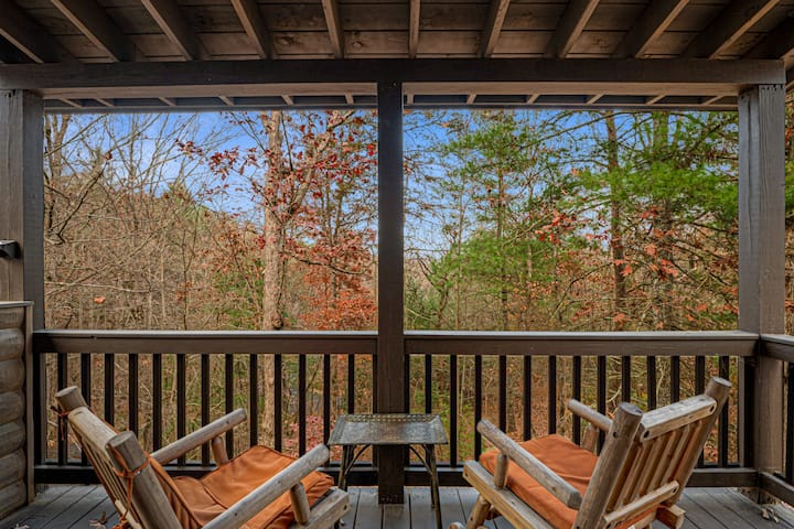 Mountain Therapy - Hot Tub, Firepit, And More! - Mineral Bluff, GA