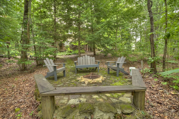 Southern Living Cottage - Cozy Spaces And Firepit! - Blue Ridge, GA