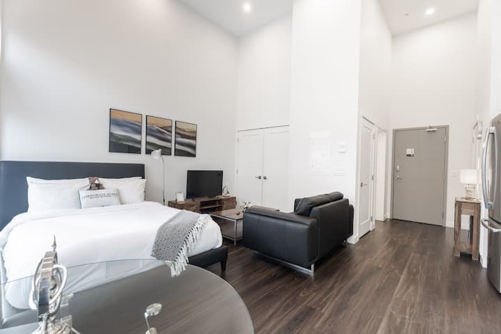Elegant Studio Apt With Gym, Near Iconic Boardwalk - Halifax