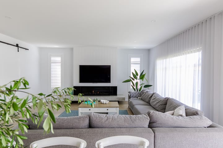 Coastal Dreams - 4pm Check Out Sundays* - Safety Beach