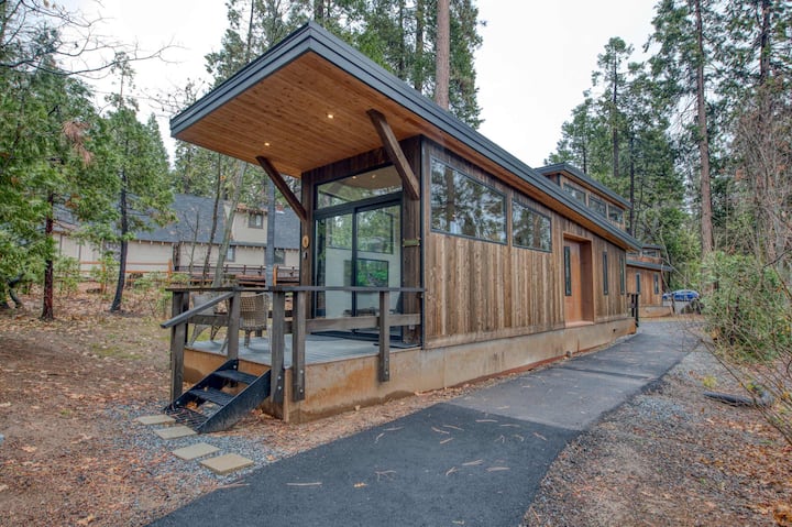Knotty Pines Cabin - Tiny Home #8 - Shaver Lake, CA
