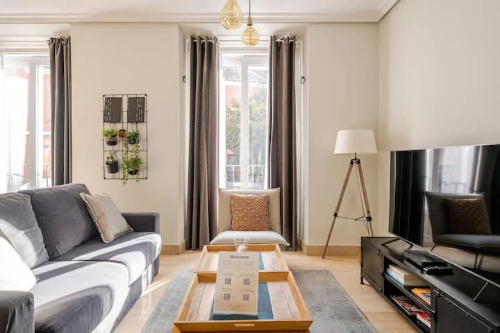 Modern & Stylish Apt – Plaza Mayor/la Latina - Madrid