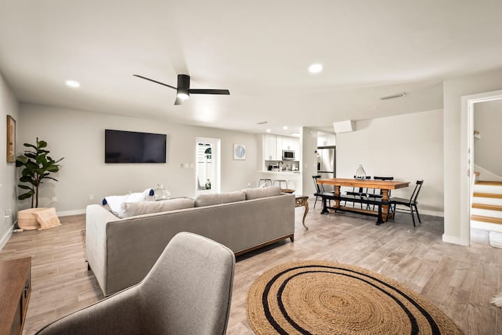 4 Bedroom 4 Bath 2 Kitchens Ocean View Roof Deck - Neptune Beach, FL